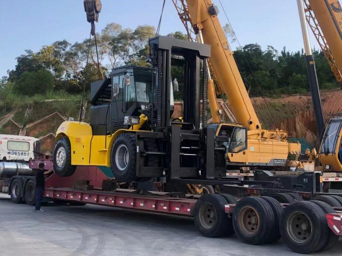 25 Tons Heavy Duty Forklift For Handling 20ft Containers In Port Yard