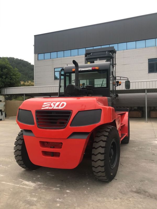 15t 15000 Kgs Tilt Angle Heavy Duty Forklift For Heavy Duty Applications