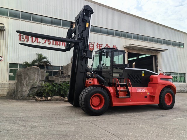 Customized Heavy Lift Forklift Fork Length And 15 Ton For Efficient ...