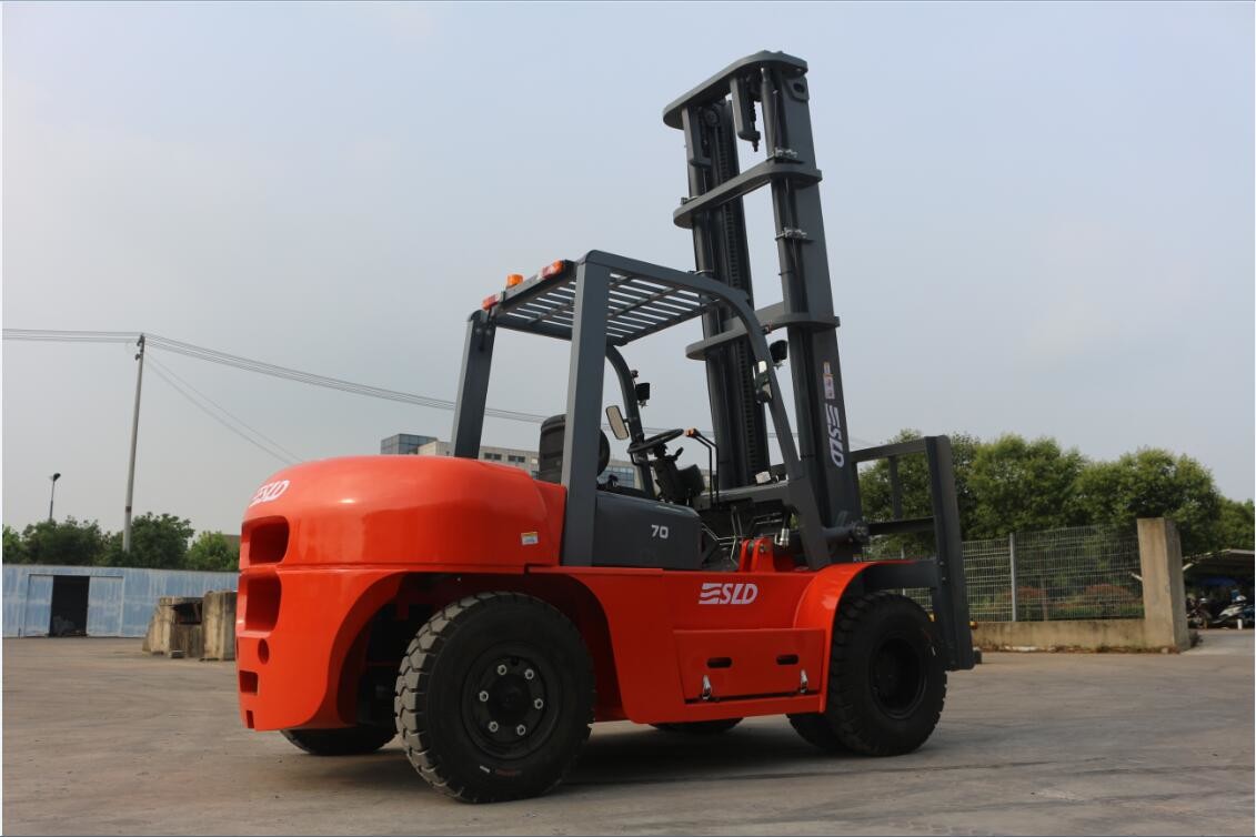 7000kgs Diesel Operated Forklift Strong Power 7 Ton Forklift
