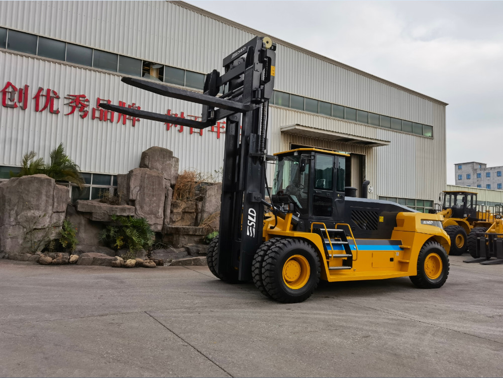 25 Ton 28 Ton 30 Ton Diesel Forklift With FOPS ROPS Cabin