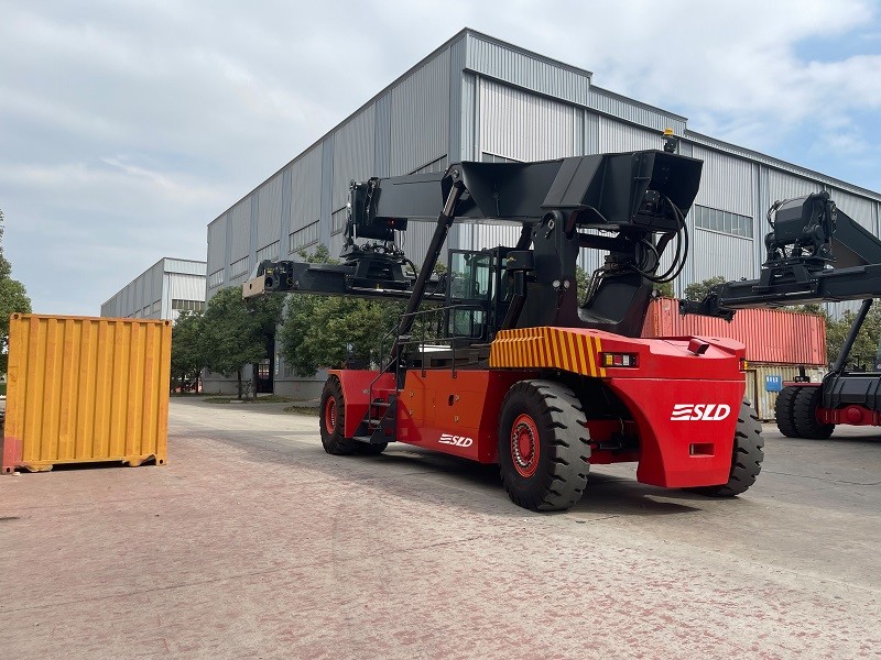 New Container Reach Stacker With Service Weight 71400 Kgs Unload