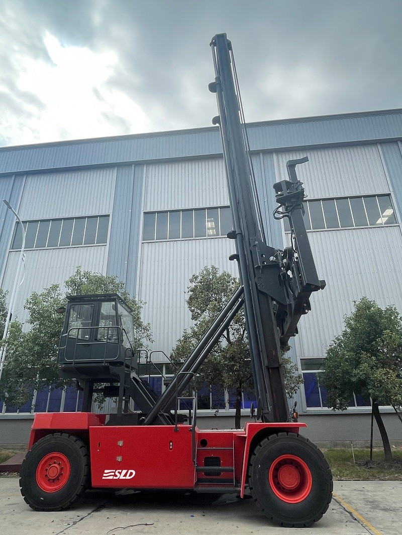 Red Empty Container Handler Ultimate Solution For ISO 20'-40' Container ...